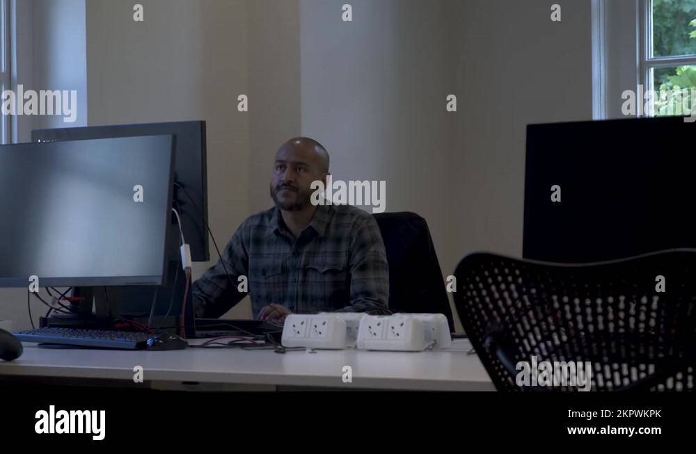 Indian employee tech Stock Videos & Footage - HD and 4K Video Clips - Alamy