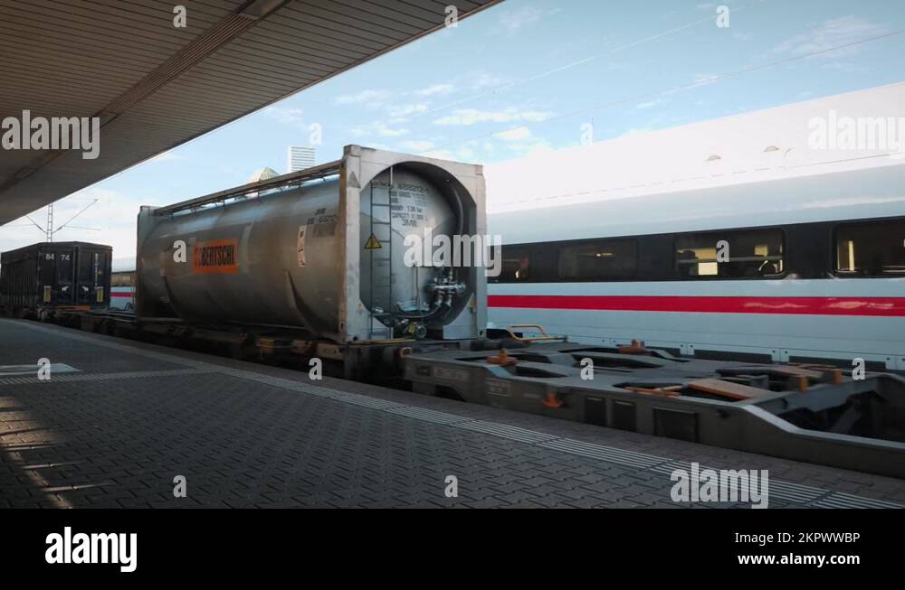Cargo locomotives Stock Videos & Footage - HD and 4K Video Clips - Alamy