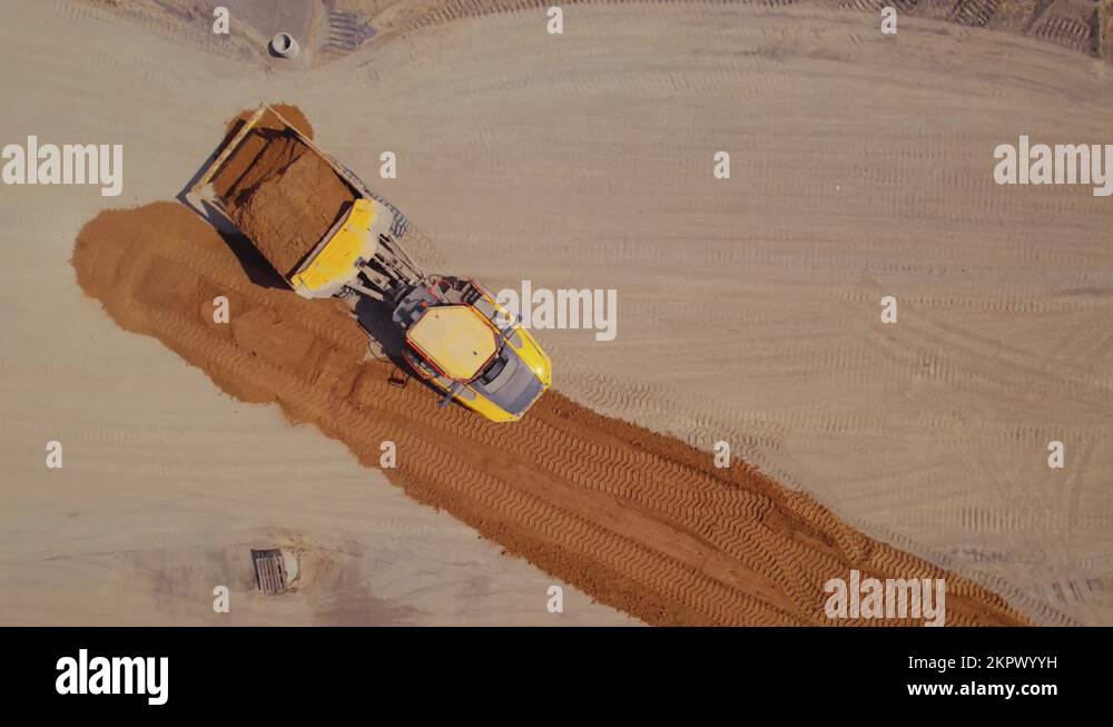 Giant tipper Stock Videos & Footage - HD and 4K Video Clips - Alamy