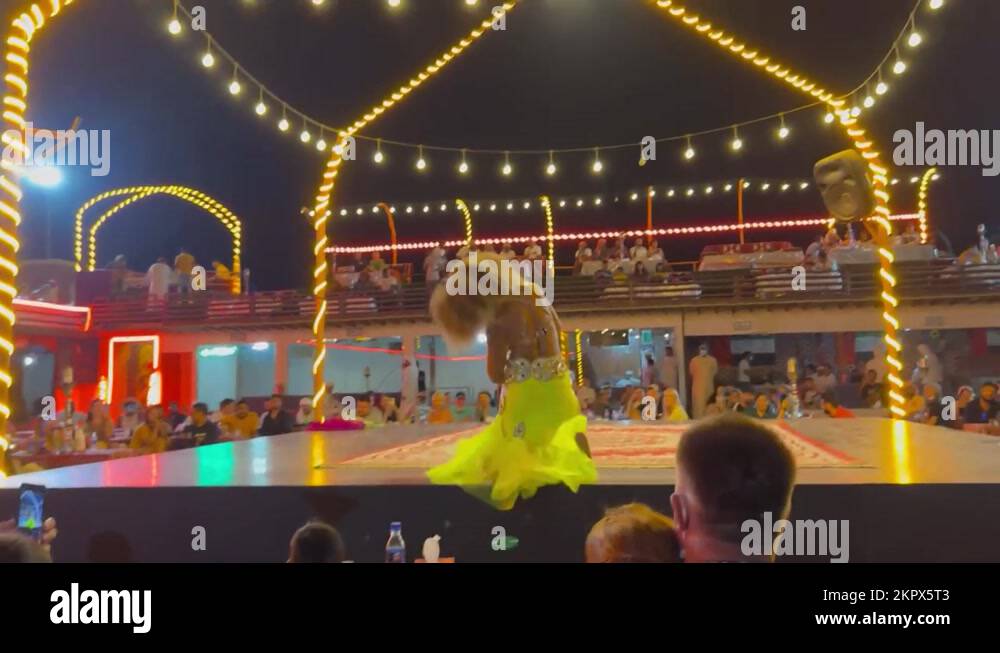Dubai fun fair Stock Videos & Footage - HD and 4K Video Clips - Alamy