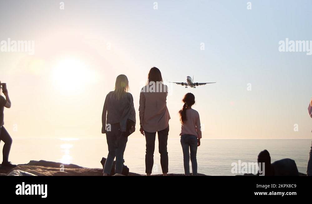 People watching plane Stock Videos & Footage - HD and 4K Video Clips ...