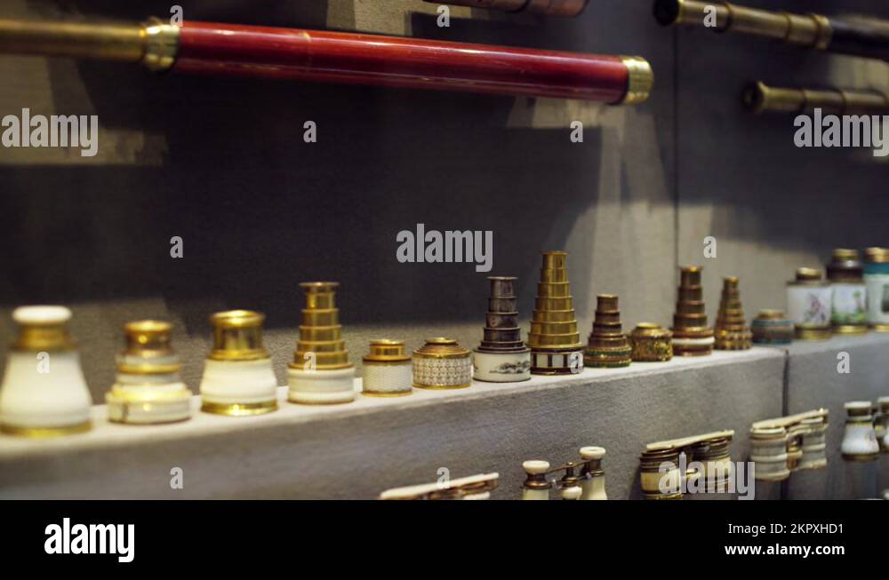 Ancient telescope Stock Videos & Footage - HD and 4K Video Clips - Alamy