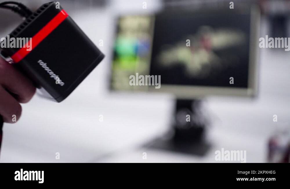 Using a handheld lidar scanner with screen to scan random inanimate ...