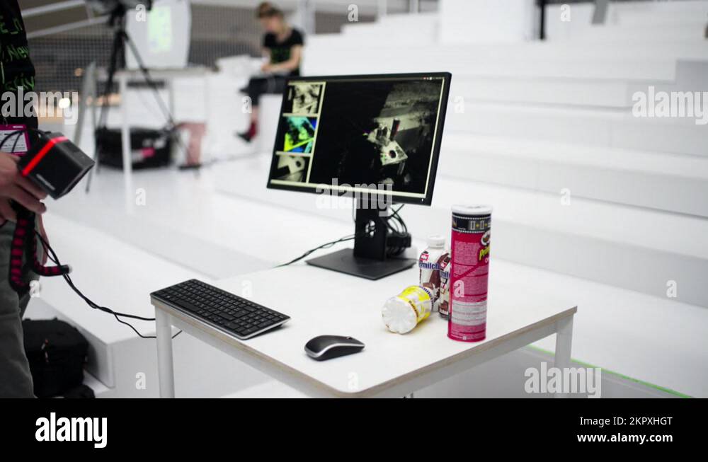 Using a handheld lidar scanner with screen to scan random inanimate ...