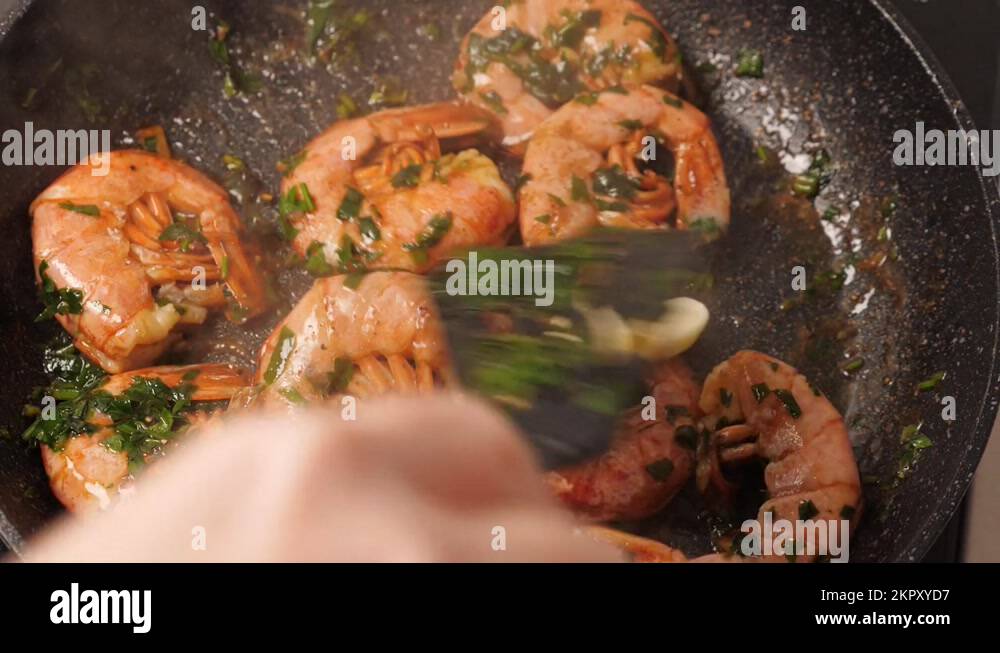 Shellfish pan roast Stock Videos & Footage - HD and 4K Video Clips - Alamy