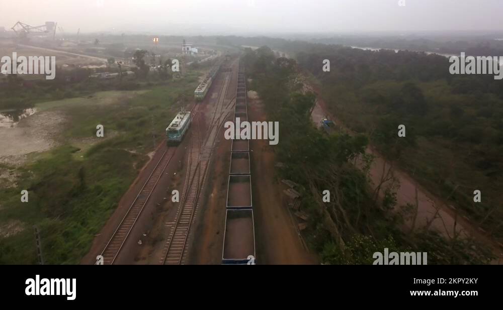 Railroad covered hopper car Stock Videos & Footage - HD and 4K Video ...