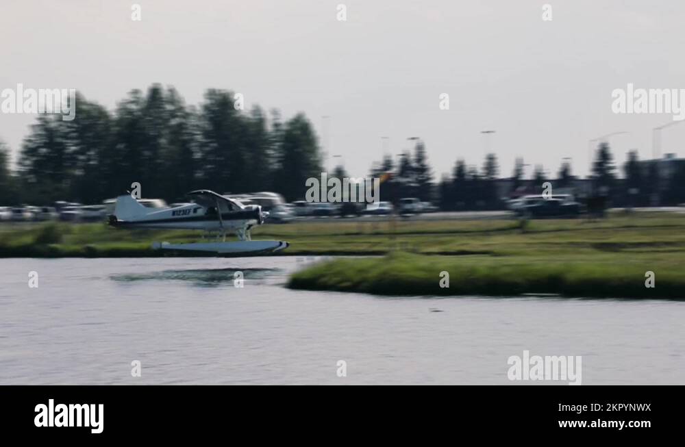 Float plane seaplane landing Stock Videos & Footage - HD and 4K Video ...