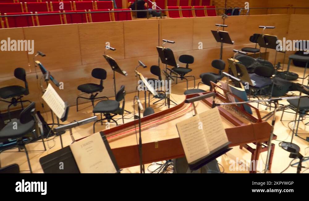 Music note stands Stock Videos & Footage - HD and 4K Video Clips - Alamy