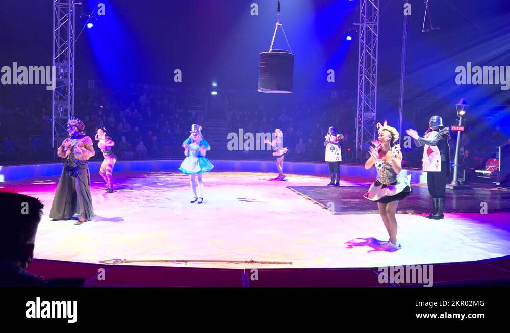 Clapping on stage Stock Videos & Footage - HD and 4K Video Clips - Alamy