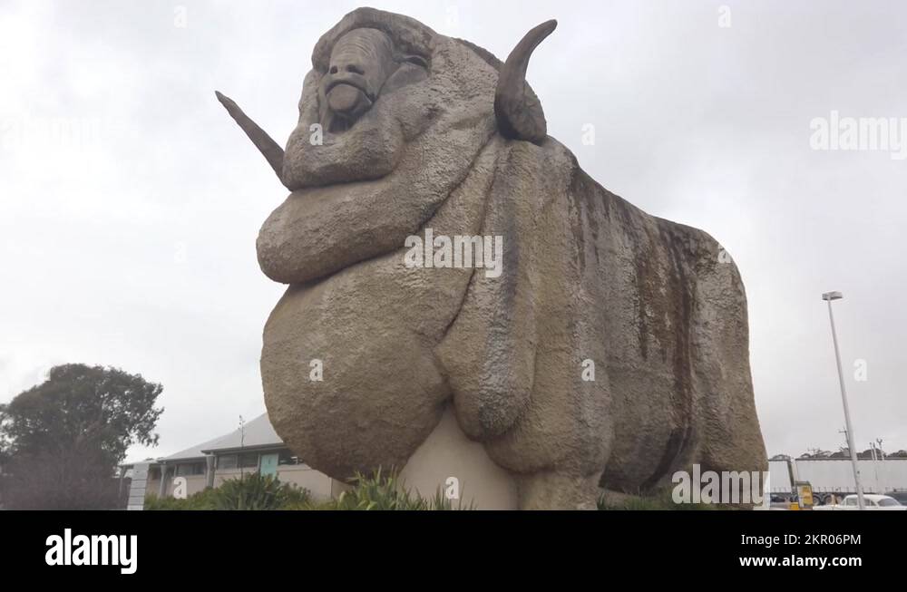 Big sheep statue Stock Videos & Footage - HD and 4K Video Clips - Alamy