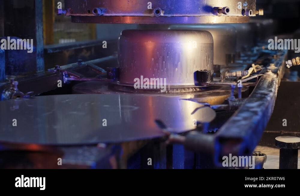 Pot making Stock Videos & Footage - HD and 4K Video Clips - Alamy