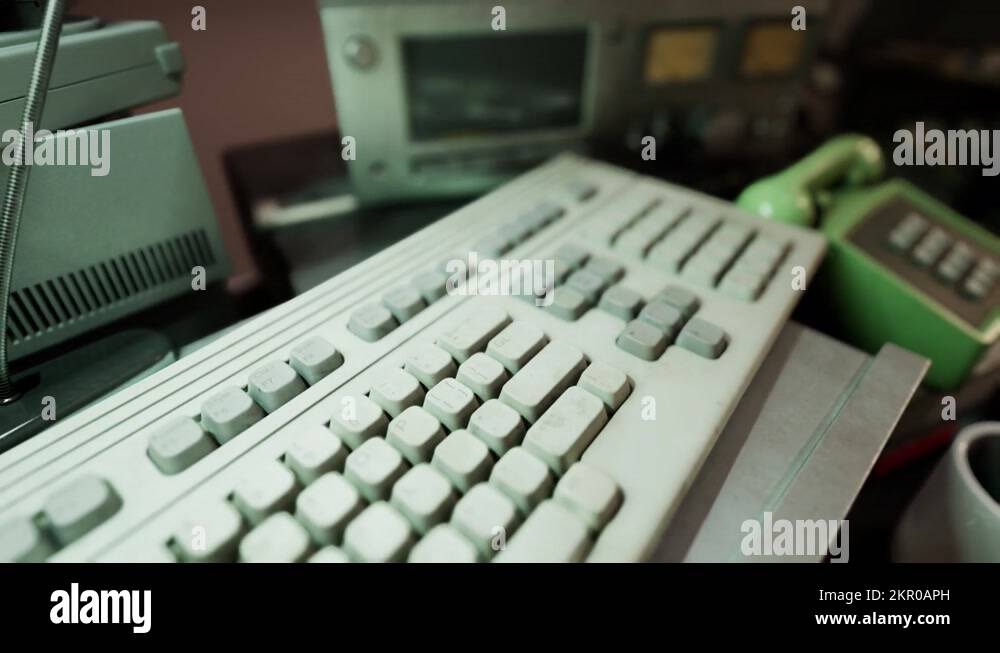 Oldcomputer Stock Videos & Footage - HD and 4K Video Clips - Alamy