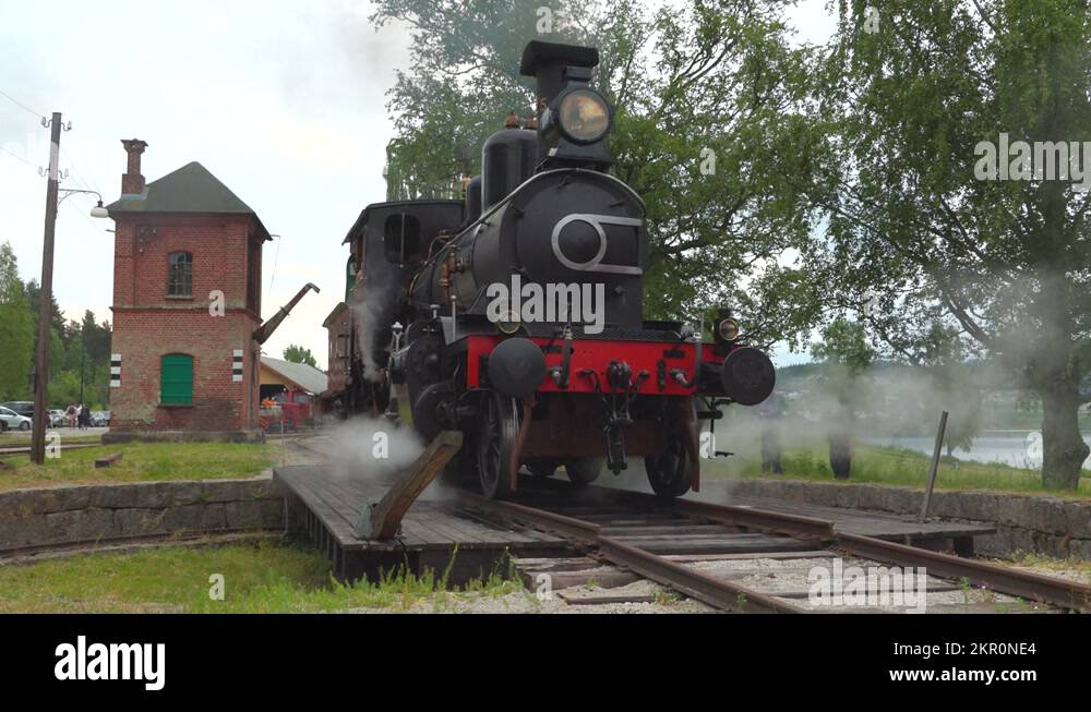 steam locomotive type 21b reverse at turntable kroederen line museum ...