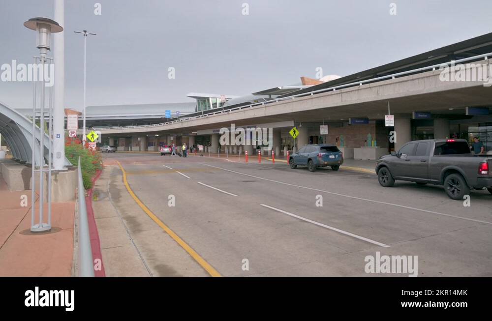 Exterior of Tucson International Airport, roadway to and from freeway ...