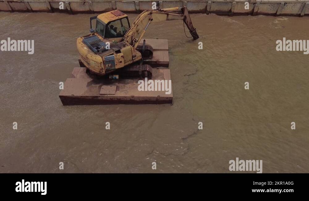 Dredging mud Stock Videos & Footage - HD and 4K Video Clips - Alamy