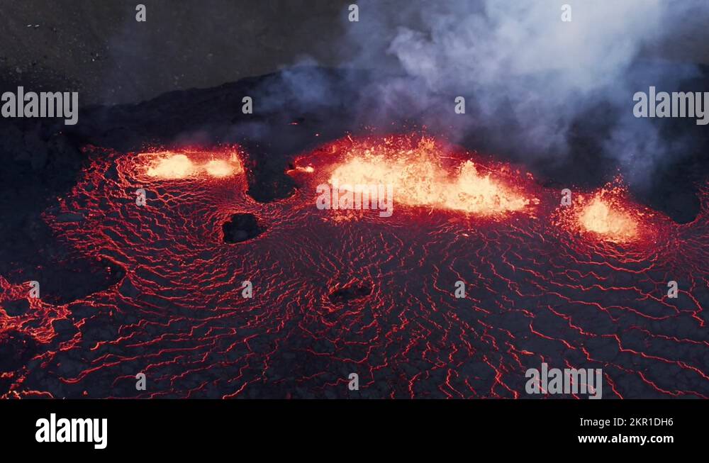 Massive fissure volcano in Iceland Meradalir valley, 2022 eruption ...