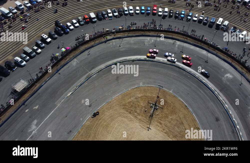 Oval circuit Stock Videos & Footage - HD and 4K Video Clips - Alamy