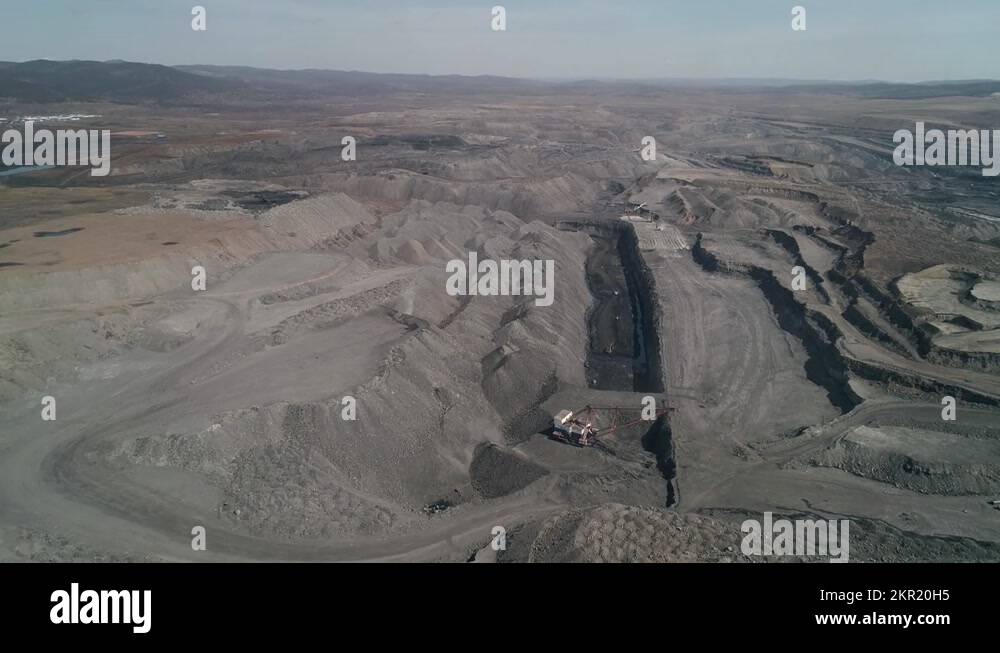 Extraction of raw materials Stock Videos & Footage - HD and 4K Video ...