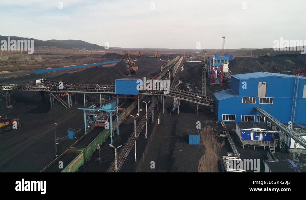 Mine loading Stock Videos & Footage - HD and 4K Video Clips - Alamy