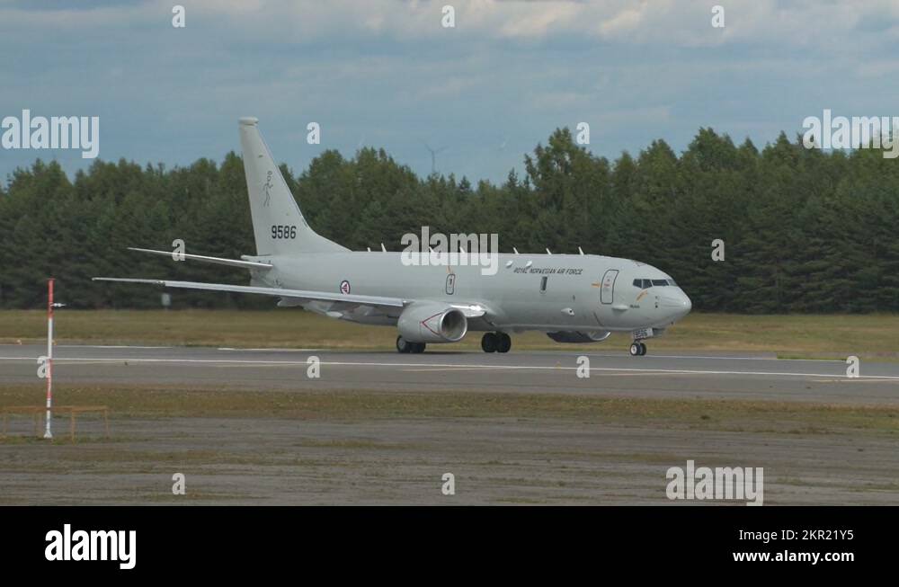 military surveillance aircraft rnoaf boeing p8 poseidon take off oslo ...
