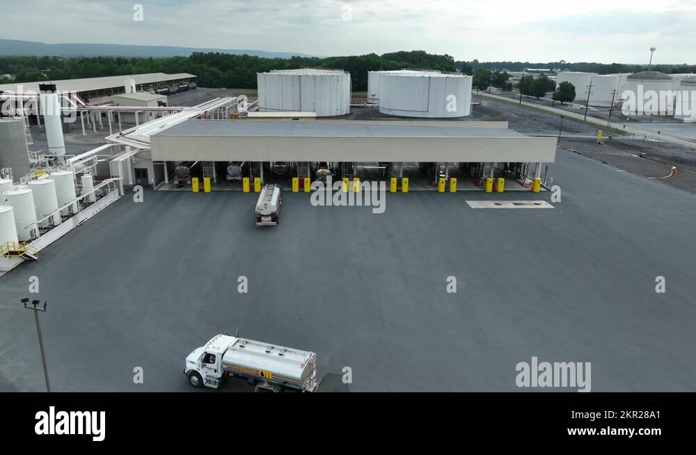 Oil terminal station Stock Videos & Footage - HD and 4K Video Clips - Alamy