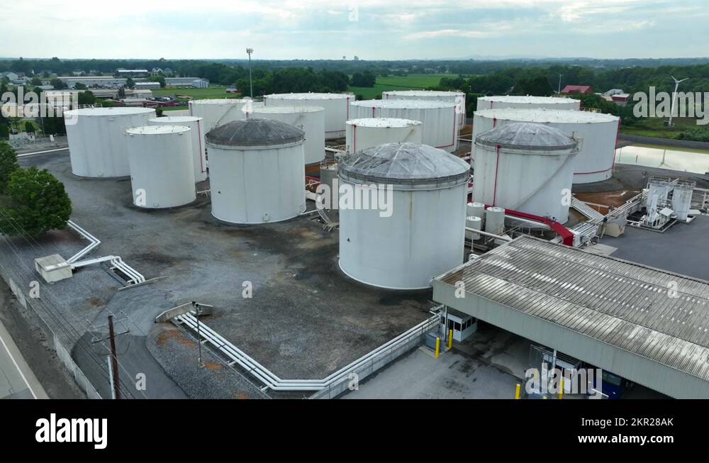 Bulk storage tanks Stock Videos & Footage - HD and 4K Video Clips - Alamy