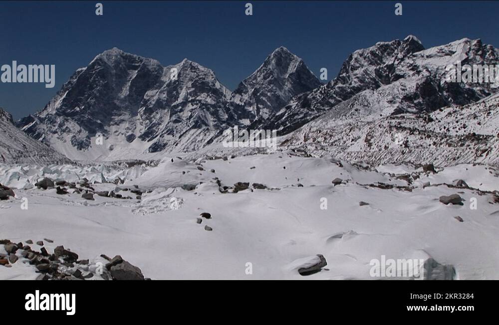 Packing of snow Stock Videos & Footage - HD and 4K Video Clips - Alamy