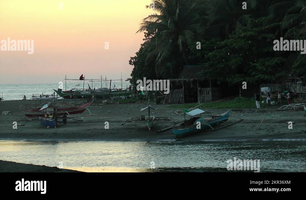 Traditional filipino banka outrigger boats on Datu Sumakwel Beach in ...