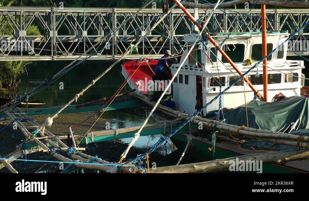 Traditional Filipino Banka outrigger fishing boat in Philippines Stock ...