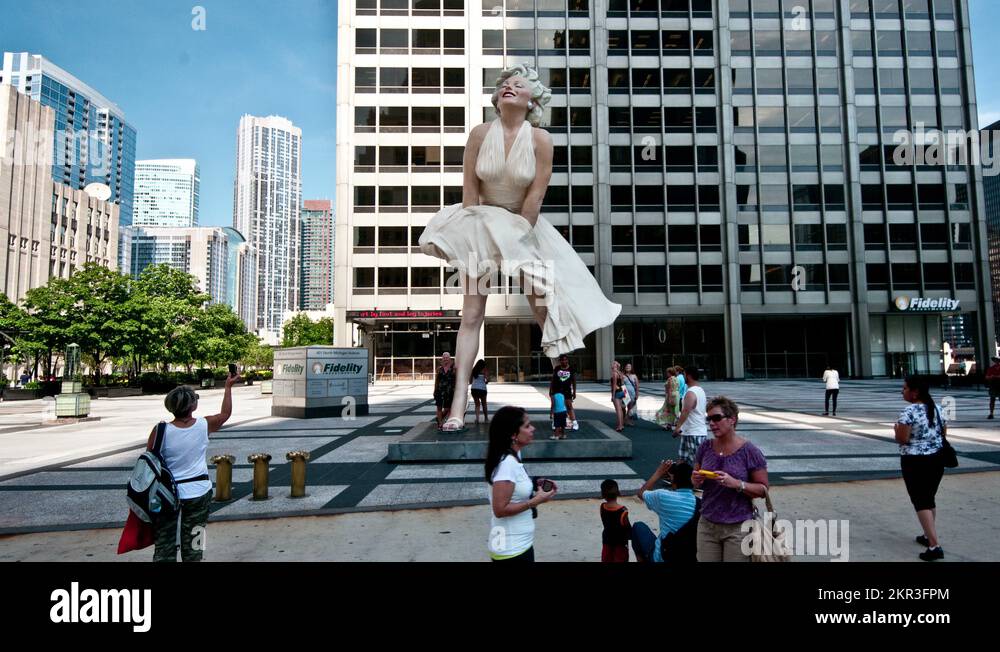 Marilyn monroe statue Stock Videos & Footage - HD and 4K Video Clips ...
