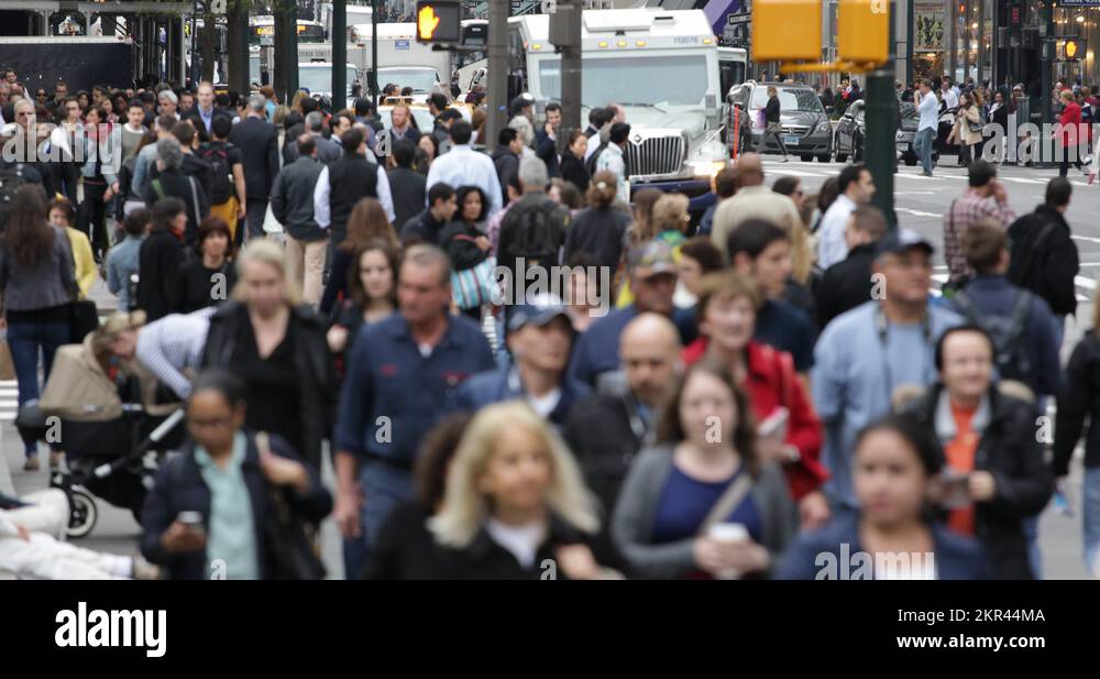 Ultra HD 4K New York City Crowds, Traffic, Commuters, Midtown Manhattan ...