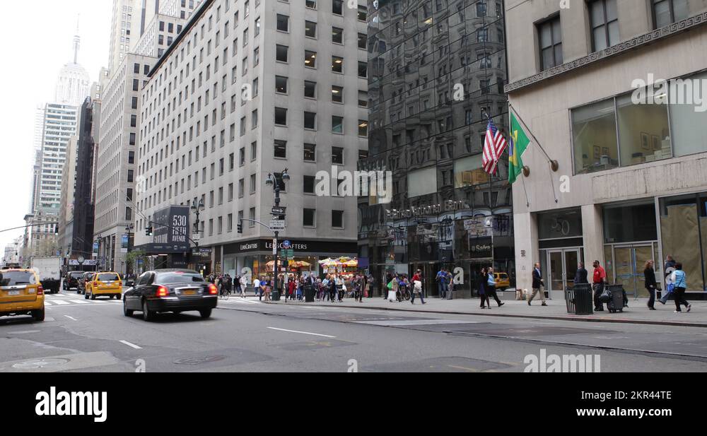 Ultra HD 4K Crowded Busy Street NYC Traffic Jam Midtown Manhattan New ...