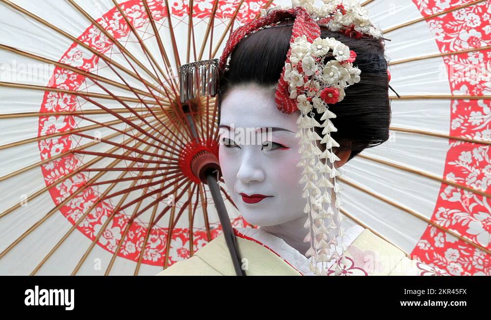 Japanese geisha girl Stock Videos & Footage - HD and 4K Video Clips - Alamy