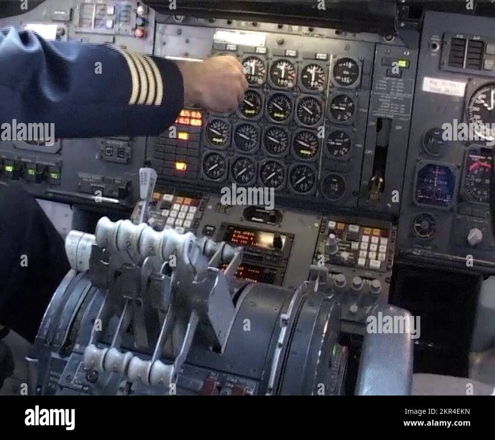 Cockpit boeing 747 in flight Stock Videos & Footage - HD and 4K Video ...