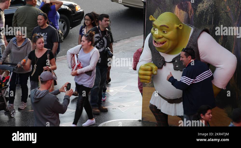 Ultra HD 4K People, Children posing with Shrek Statue in Hollywood ...