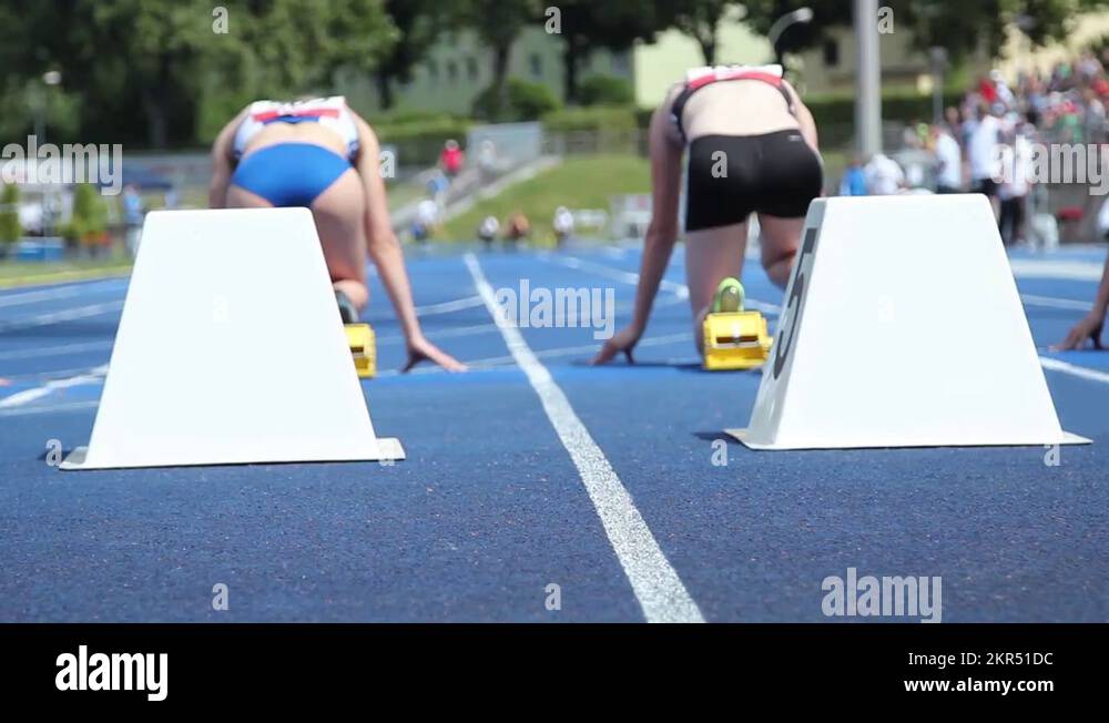 Female athletes start Stock Videos & Footage - HD and 4K Video Clips ...