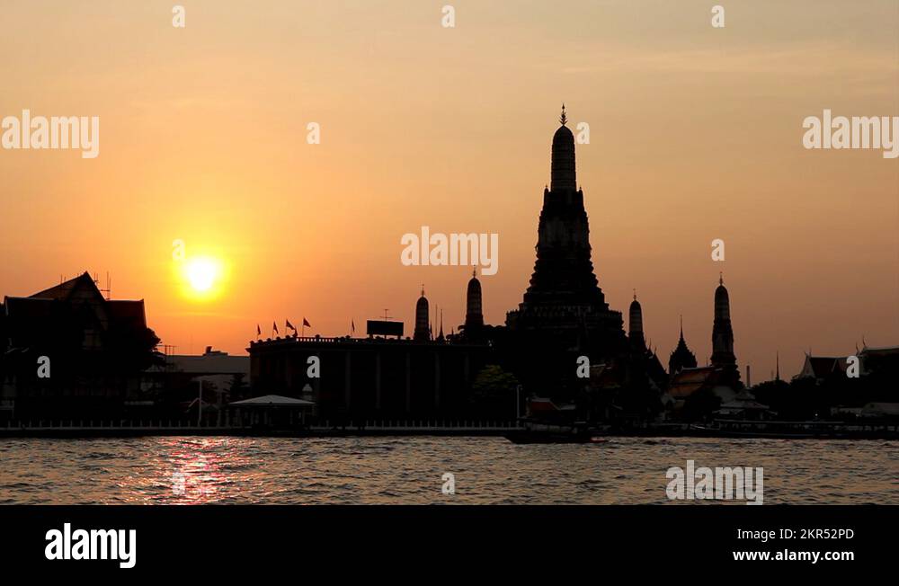 Wat Arun, Sunset, Temple of the Dawn Bangkok Skyline Thailand, Chao ...
