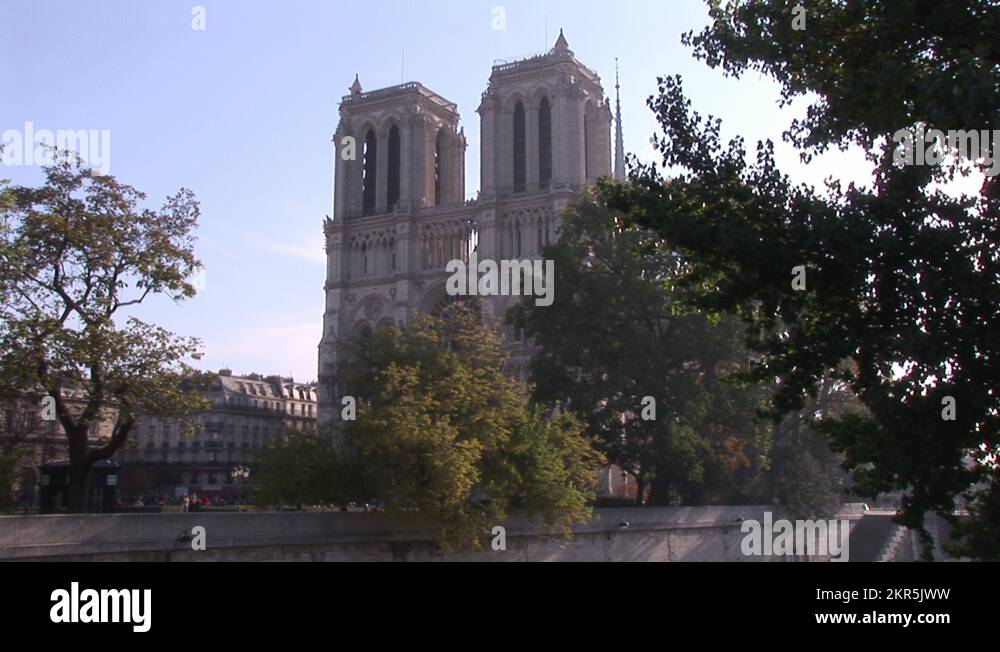 Notre dam paris Stock Videos & Footage - HD and 4K Video Clips - Alamy