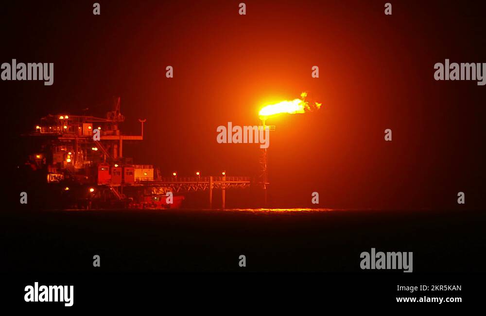 Oil rig, offshore facility in the ocean Stock Video Footage - Alamy