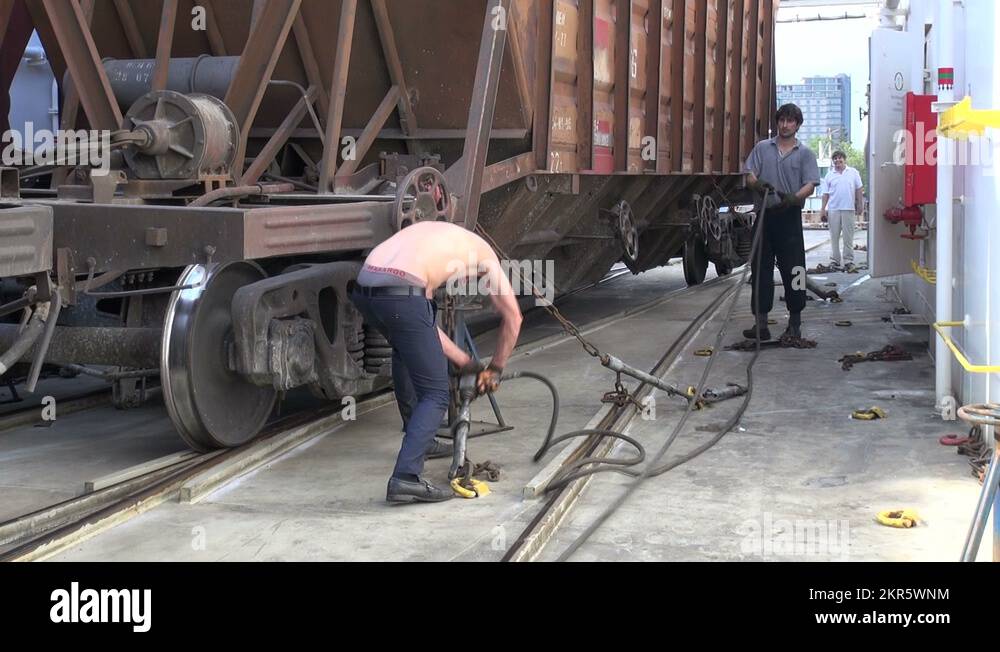 Vessel chains Stock Videos & Footage - HD and 4K Video Clips - Alamy
