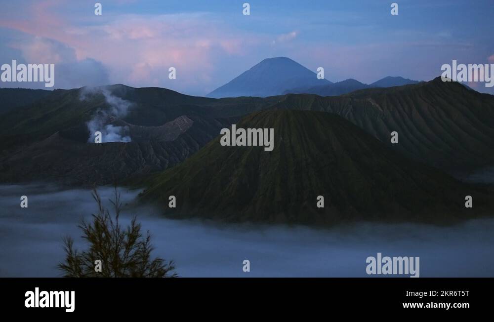 Gunung semeru Stock Videos & Footage - HD and 4K Video Clips - Alamy