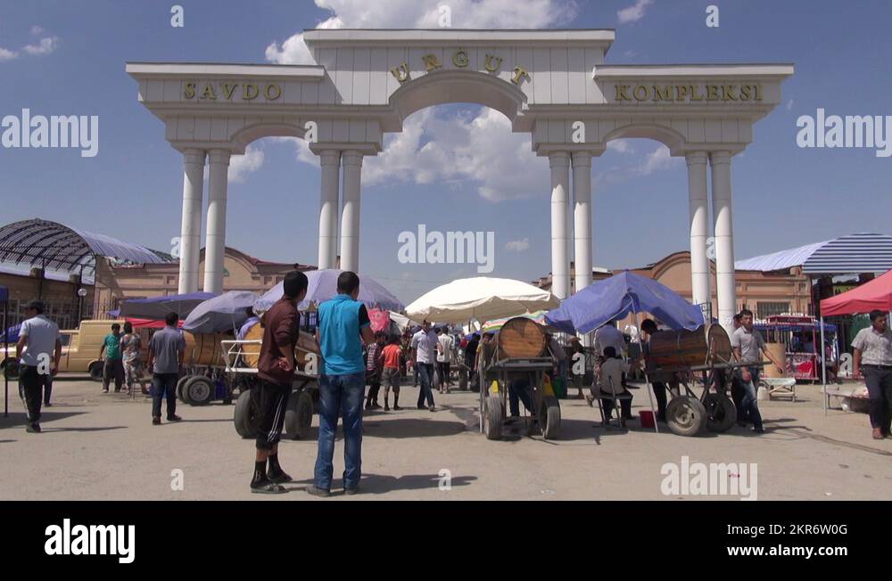 Busy entrance Stock Videos & Footage - HD and 4K Video Clips - Alamy