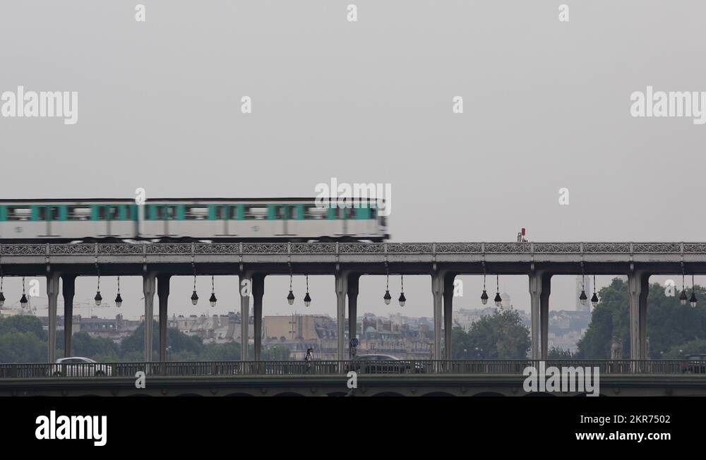 Paris Metro Underground Subway System Train Passing Bridge Bir Hakeim ...