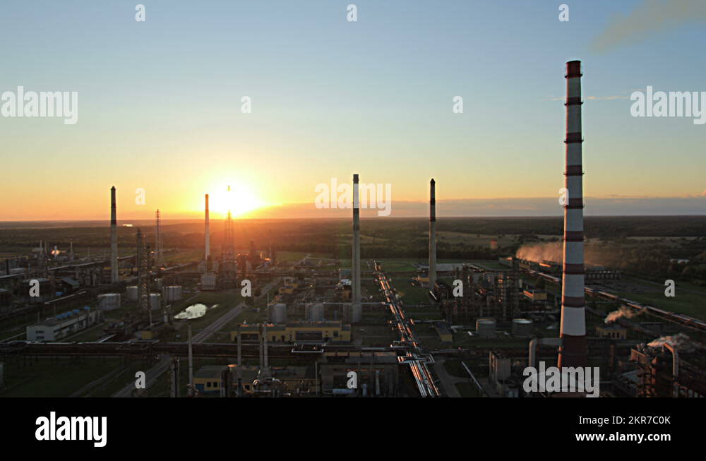 Refinery sunset Stock Videos & Footage - HD and 4K Video Clips - Alamy