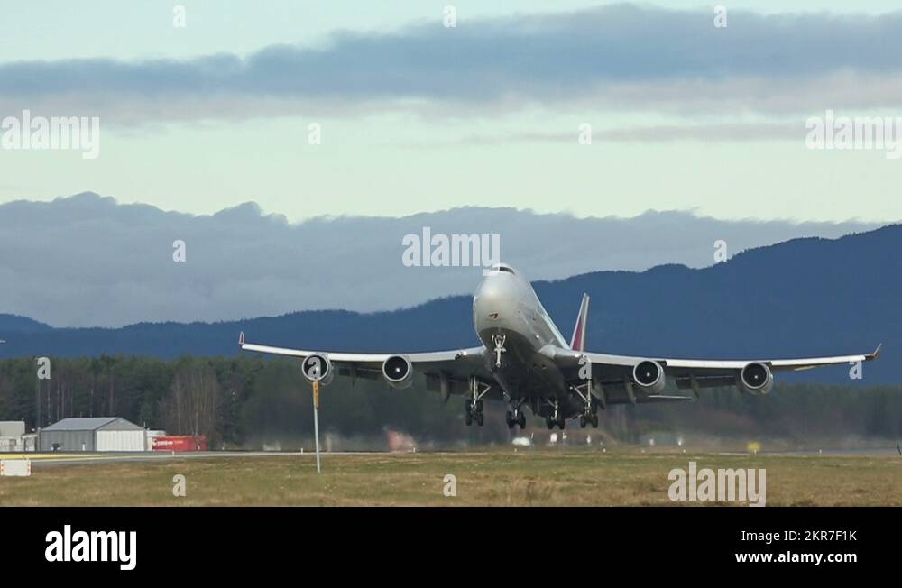 Boeing 747 Jumbo Jet Take off Slow Motion Stock Video Footage - Alamy