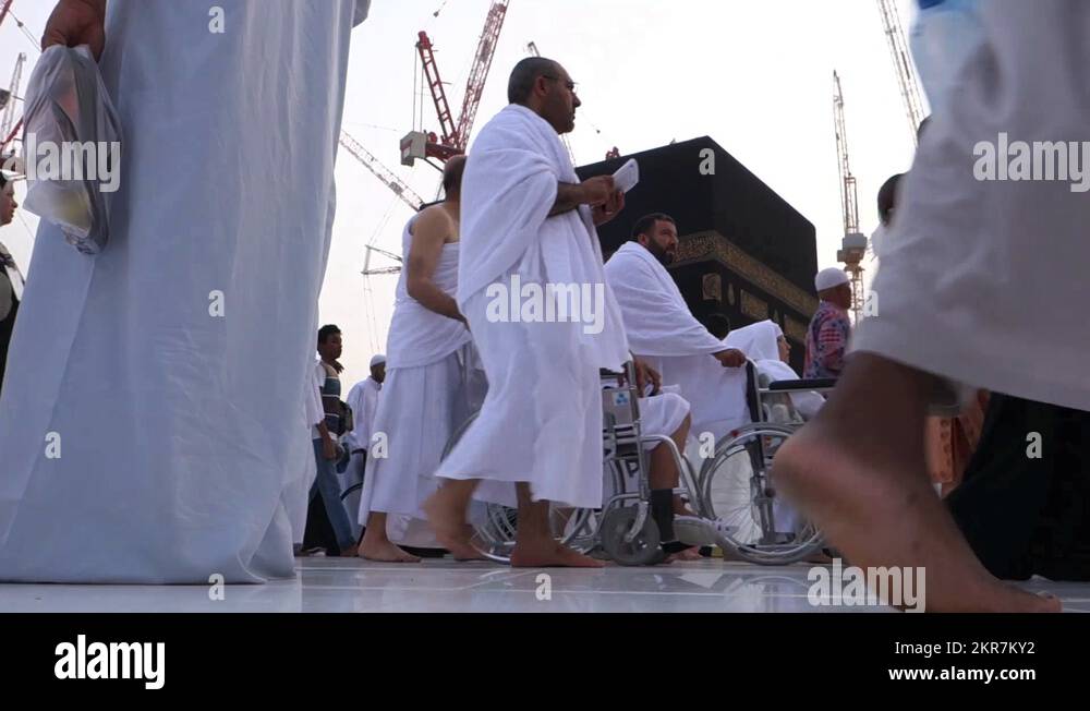 Pilgrims circumambulate the kaaba Stock Videos & Footage - HD and 4K ...