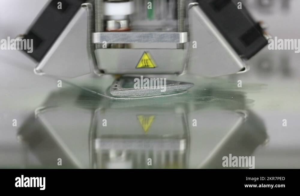 Triangle 3D Printing Stock Video Footage - Alamy