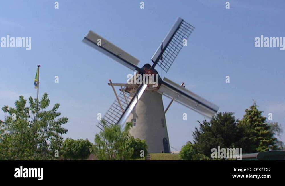 Vertical shutters Stock Videos & Footage - HD and 4K Video Clips - Alamy