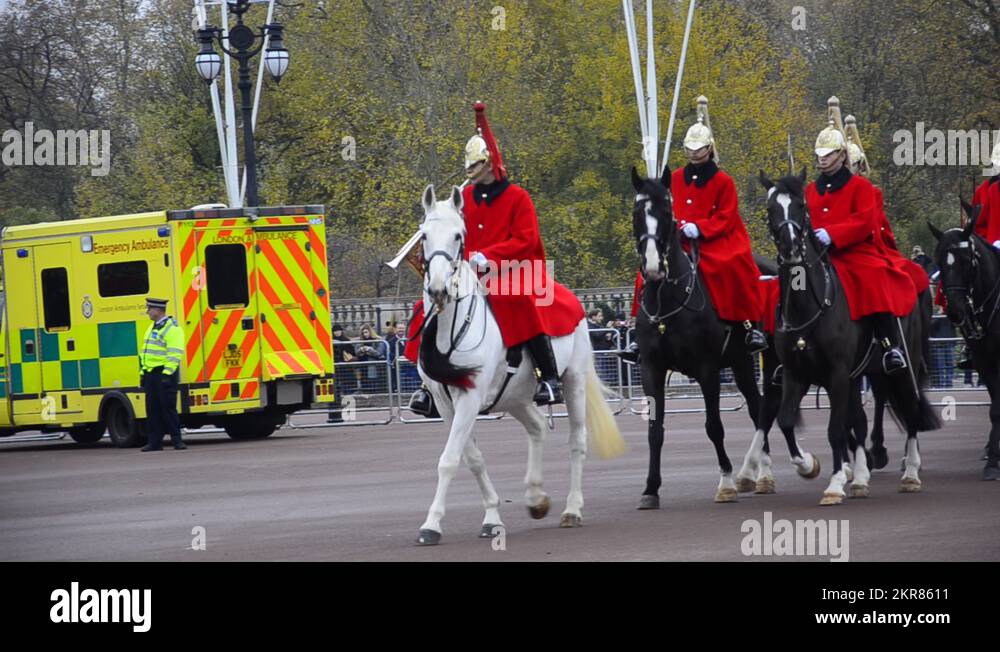 Changing the guards Stock Videos & Footage - HD and 4K Video Clips - Alamy
