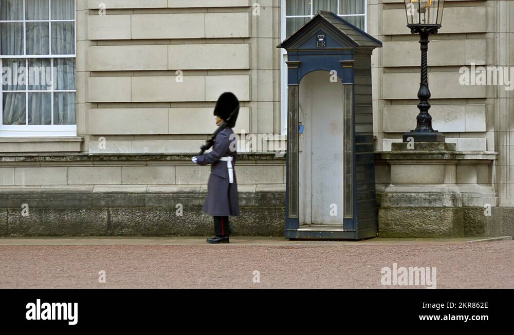 Buckingham palace queens guards box Stock Videos & Footage - HD and 4K ...